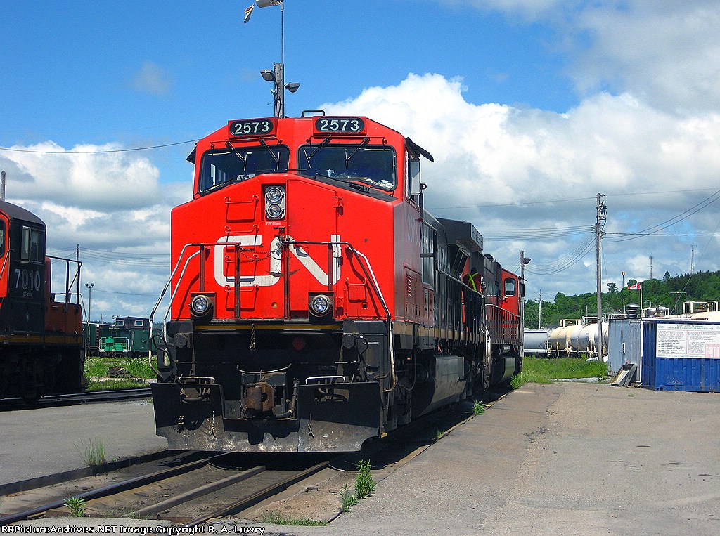 CN 2573